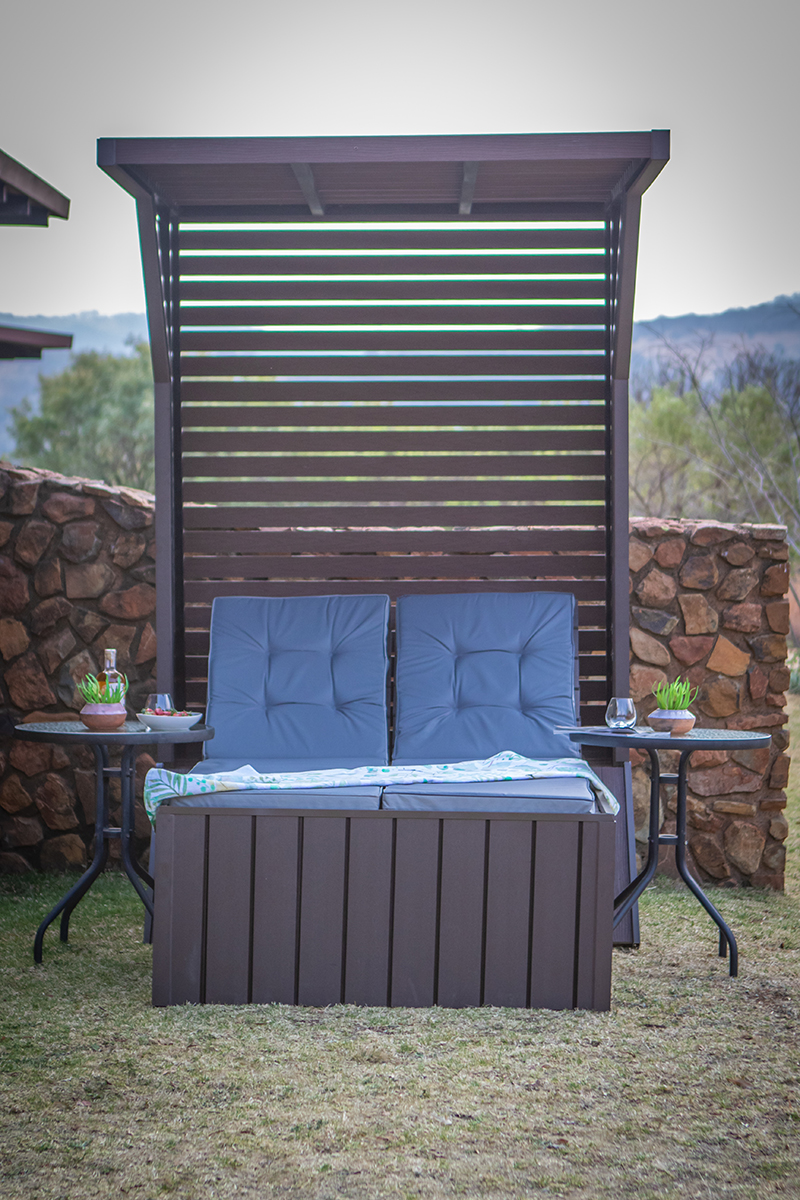 Daybed – Techno Steam Sauna & Jacuzzi